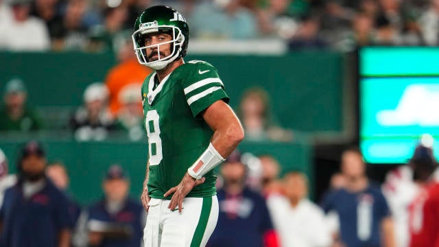 Aaron Rodgers Has Some Fun When Teammate Asks Questions