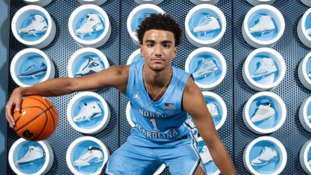 What is North Carolina getting in 4-star CG Derek Dixon?