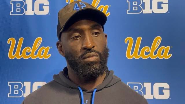 Excerpt: DeShaun Foster on the QB Situation, Details, Carlin's Leadership