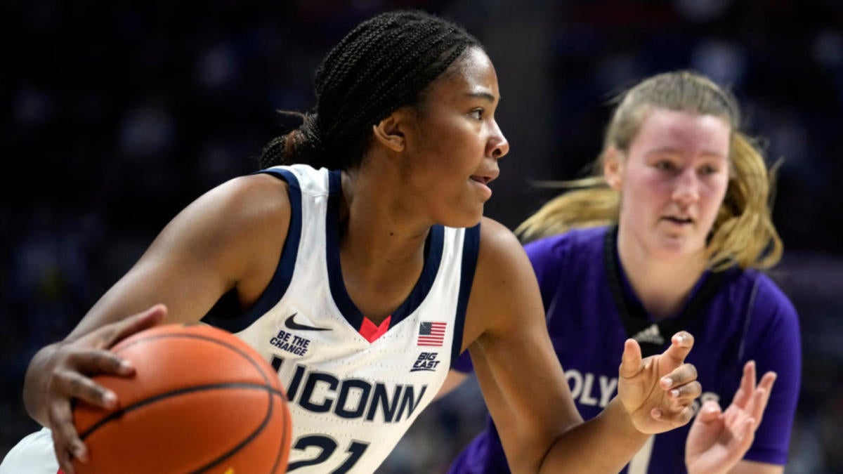 Women's college basketball freshmen tracker: UConn's Sarah Strong off ...
