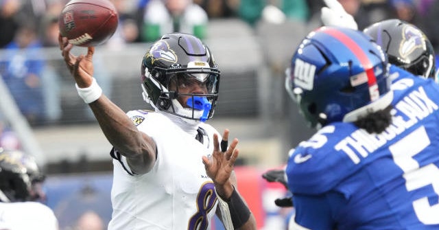 Wide-open TD: Lamar Jackson passes 49 yards to Rashod Bateman for ...