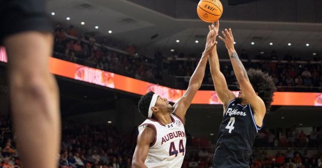 Auburn center Dylan Cardwell previews matchup against No. 16 Purdue ...