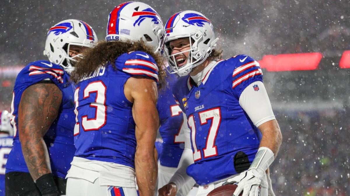 'Everybody eats': How the Bills' revamped, 'selfless' receiver room has ...