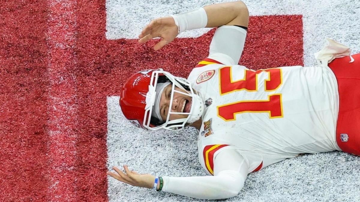 2025 Super Bowl: What in the world happened to Patrick Mahomes ...