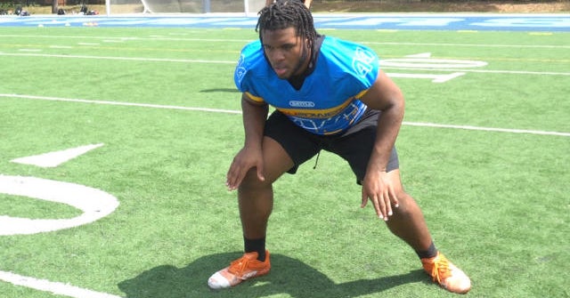 2026 OL Darius Gray at Battle in the Trenches 5v5 Tournament - 247Sports