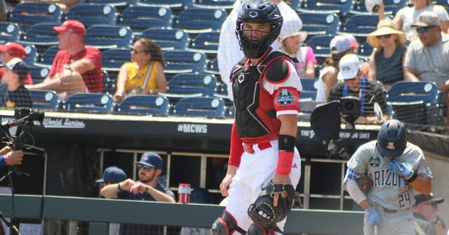 Matt Klein reacts following Louisville's win over Arizona at College ...