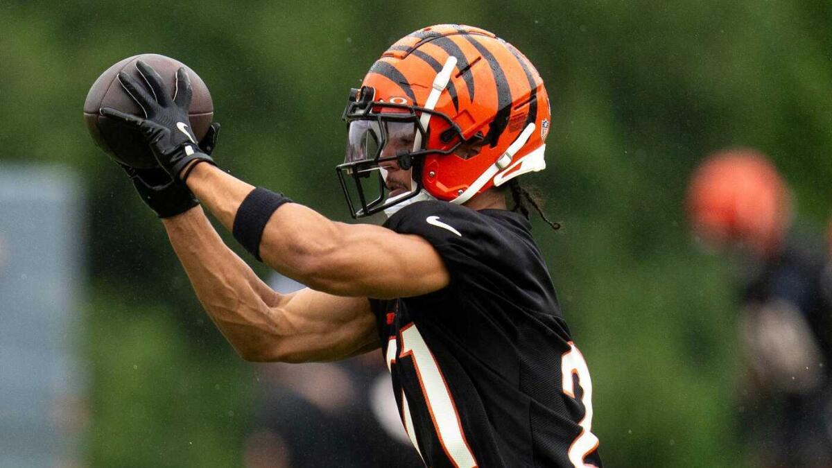 Bengals RB Zack Moss eyes return from broken neck, tempers expectations for 2025 season - CBS Sports