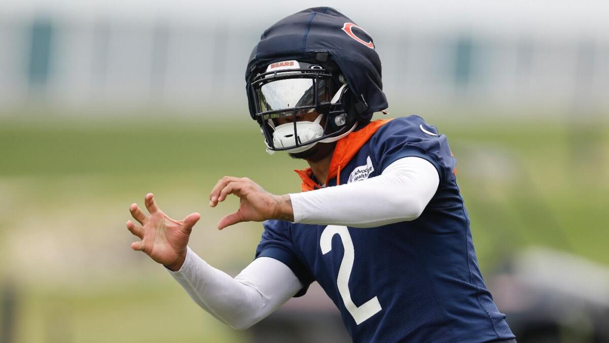 Running back D.J. Moore? Bears 'tinkering' with using veteran WR out of ...