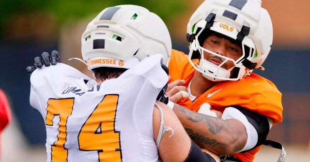 Tennessee's 2024 D-line is the bigger what-if for Daevin Hobbs than his ...