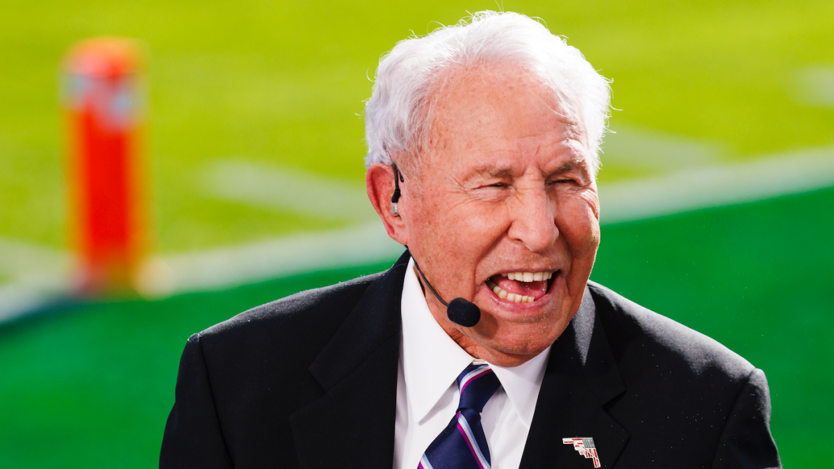 Lee Corso's last show: Beloved member of 'College GameDay' dons Ohio ...