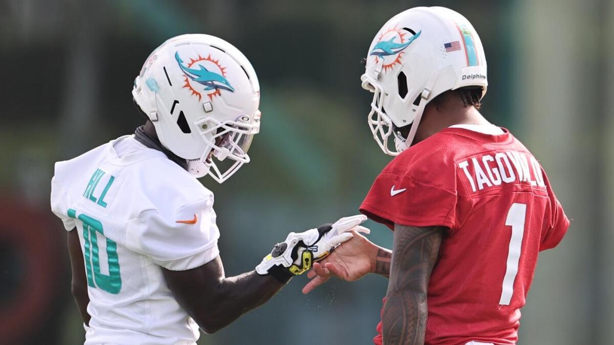 Dolphins' Tua Tagovailoa says bond with Tyreek Hill has been repaired ...