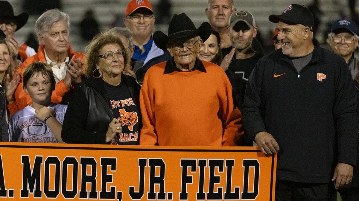 Texas high school football coaching legend G.A. Moore dies at 86 - CBS ...