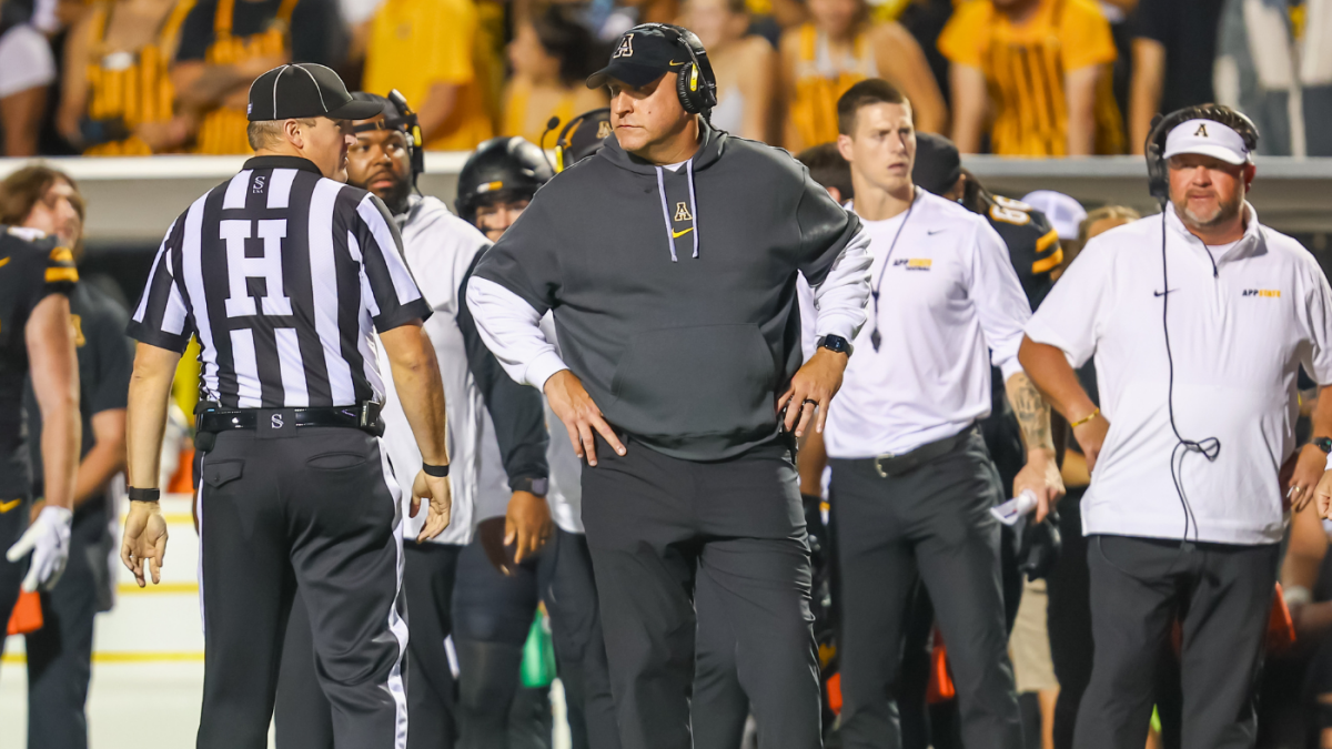 UCF offensive line coach Shawn Clark in stable condition after ...