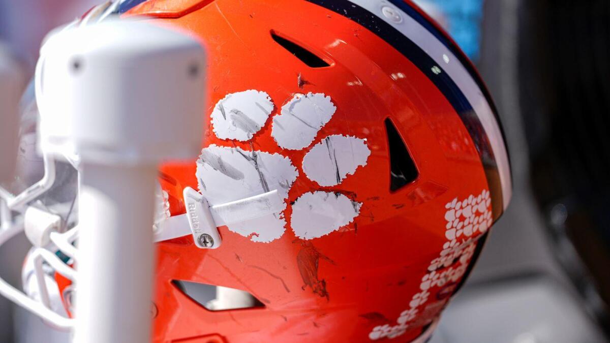 LOOK: Clemson's bus damaged after hitting light pole in another bizarre ...