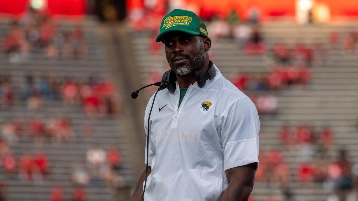 Virginia Tech coaching candidates: Michael Vick would 'definitely' be ...