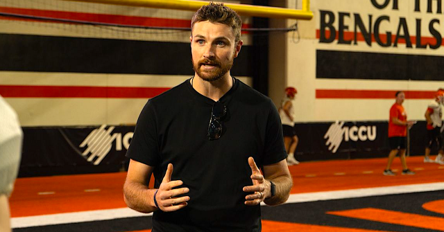 1 minute with Luke Falk on how football players are more than their ...