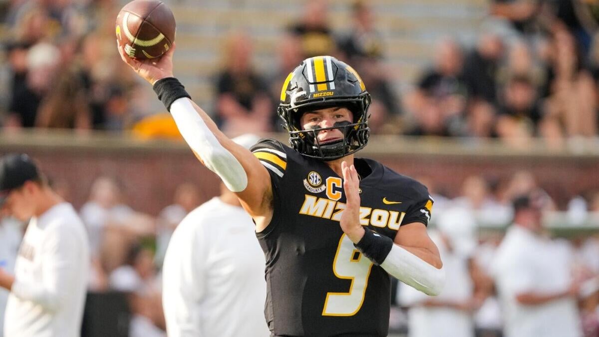 Week 7 college football picks, odds, predictions from legendary Vegas ...