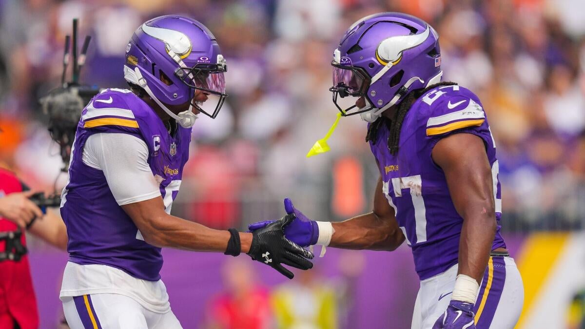 Lions vs. Vikings prediction, odds, spread: NFL Christmas picks by ...