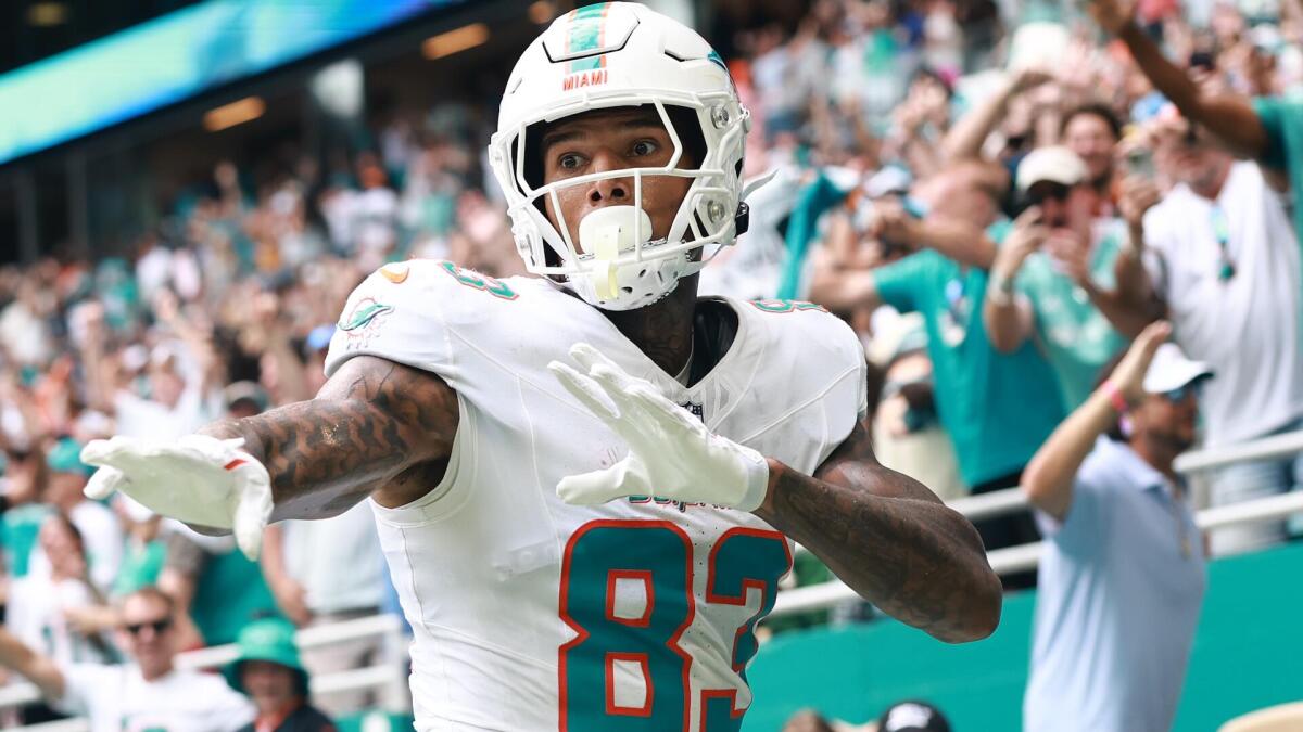 Darren Waller injury: Dolphins place top TE on IR, sign Greg Dulcich to roster - CBS Sports
