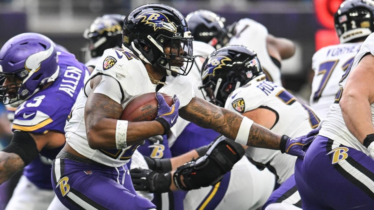 Week 18 NFL player props for Derrick Henry and Jaylen Warren on SNF ...