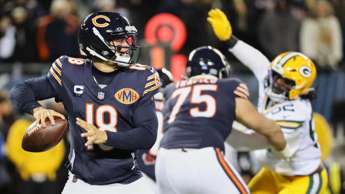Packers vs. Bears prediction, odds, spread, line: 2026 NFL Wild Card ...