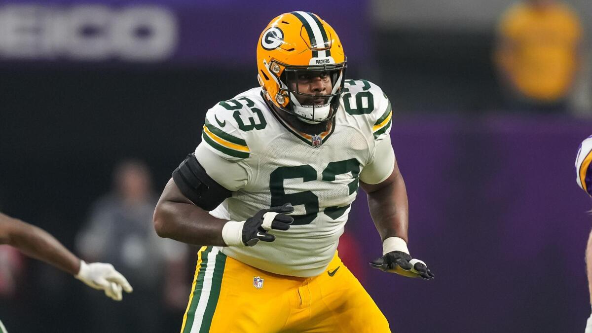 Packers tackle Rasheed Walker arrested at LaGuardia Airport on gun ...